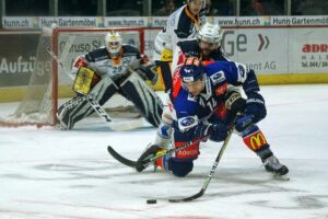 Body Checking in Ice Hockey: Techniques, Rules & Safety (2025 Guide)